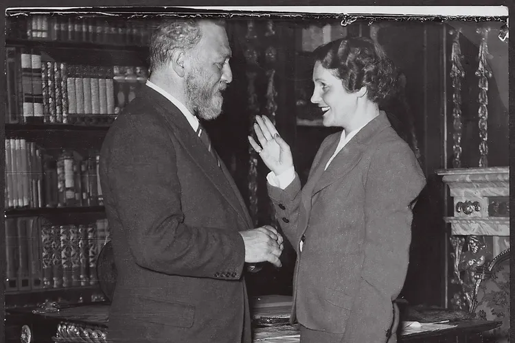 When the Nazis Seized Power, This Jewish Actor Took on the Role of His Life