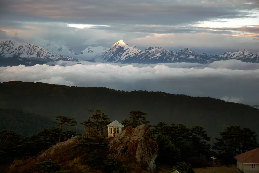 The Majestic Kanchanjangha | Smithsonian Photo Contest | Smithsonian ...