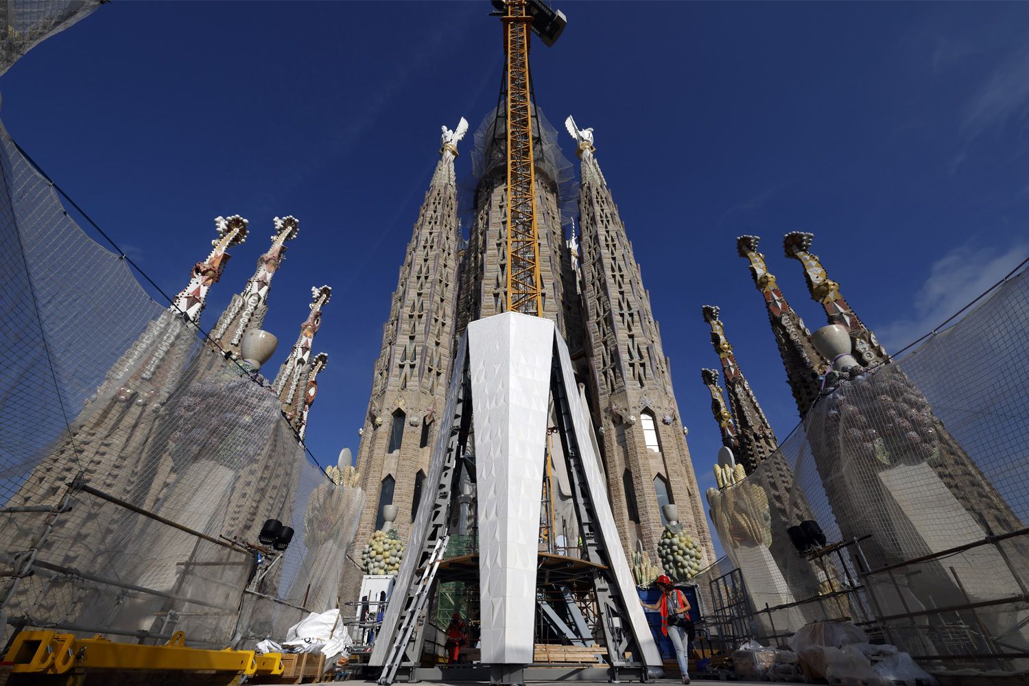 Still Unfinished After 143 Years Barcelona S Dazzling Sagrada Familia